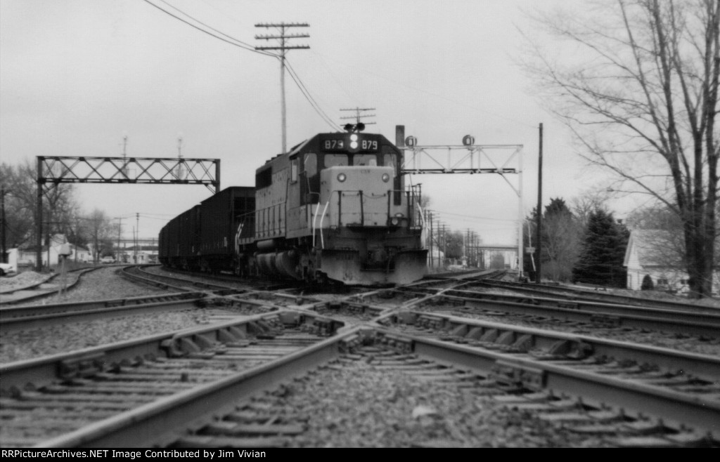 CNW Extra 879 West with WEPX coal empties